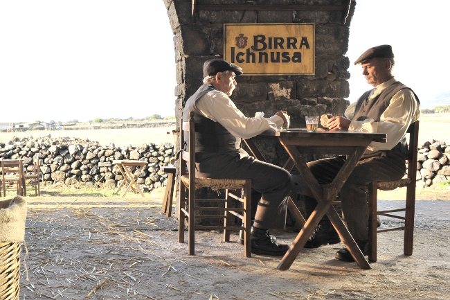 IL NUOVO SPOT ICHNUSA RENDERÀ OMAGGIO AI CENT’ANNI DELLO STORICO ...